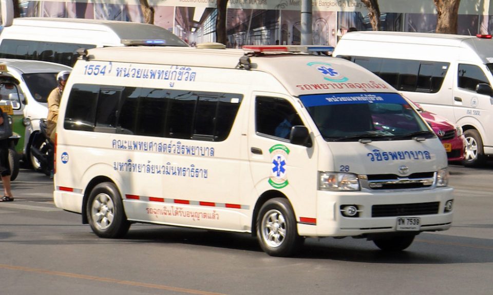 Thai Tourist Stumbles and Gets Her Leg Impaled by Wire Mesh in Pattaya ...